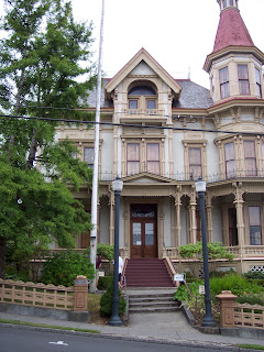 The Meadows Family: The Famous Flavel House