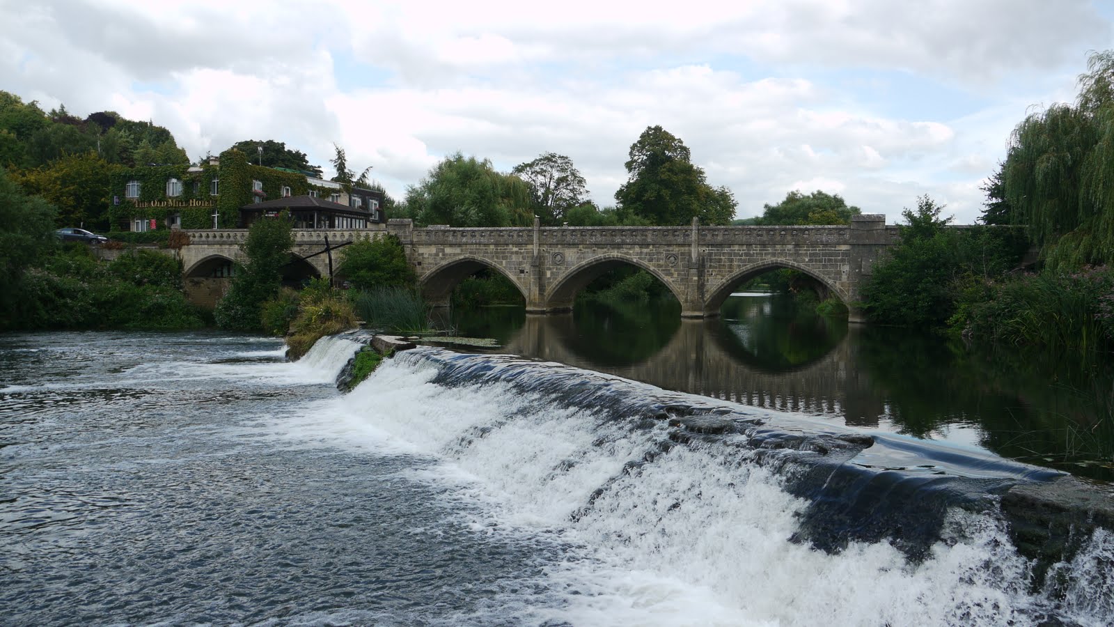 Pulteney Cruisers Bath - Britain All Over Travel Guide