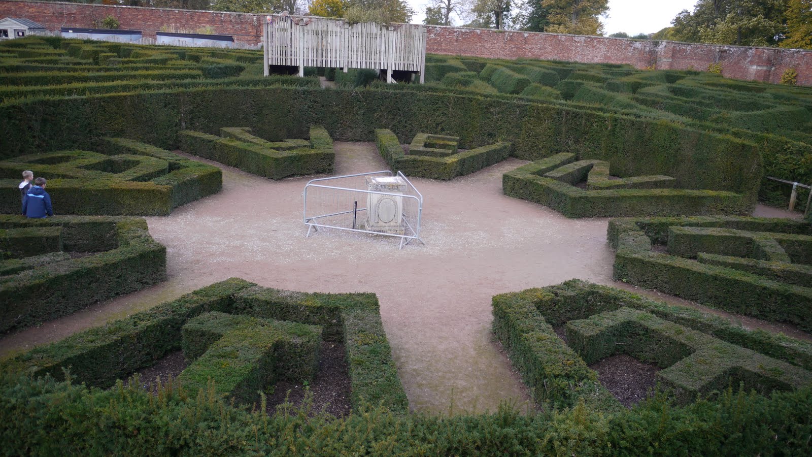 The Marlborough Maze at Blenheim Palace - Britain All Over Travel Guide