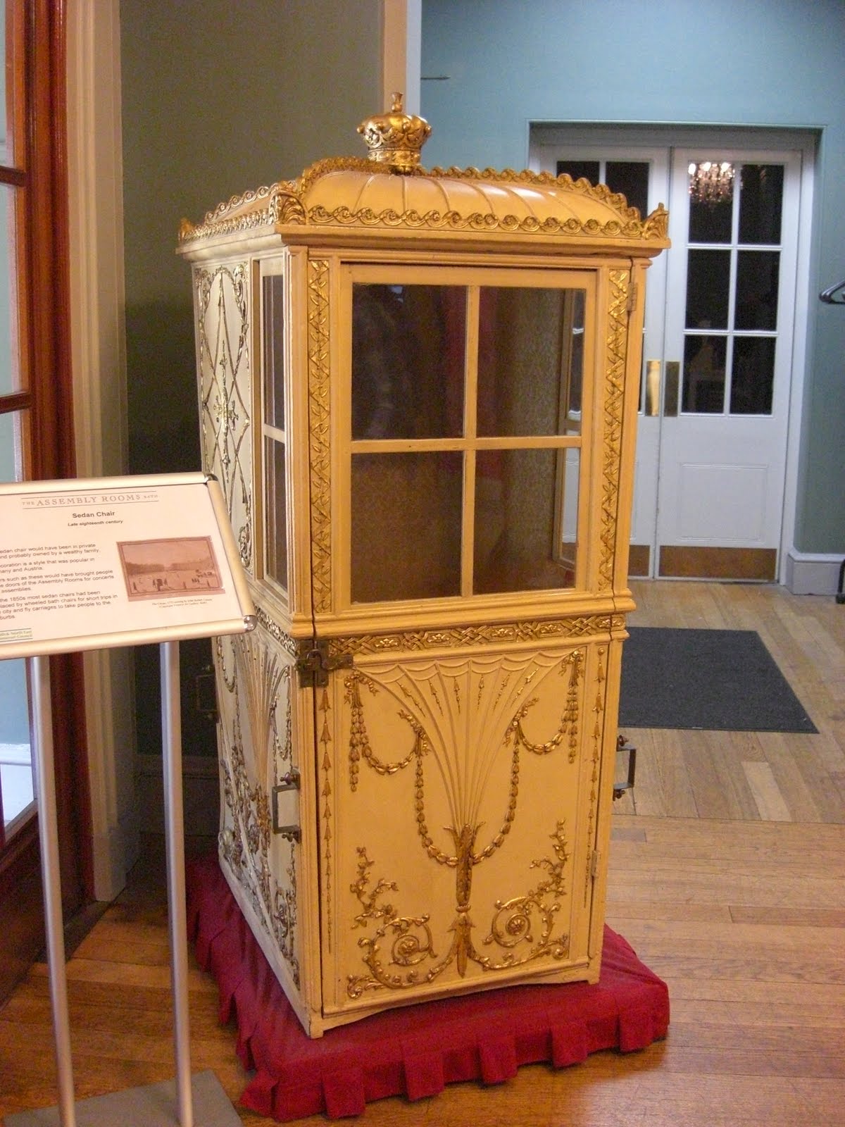 Sedan Chairs - Britain All Over Travel Guide