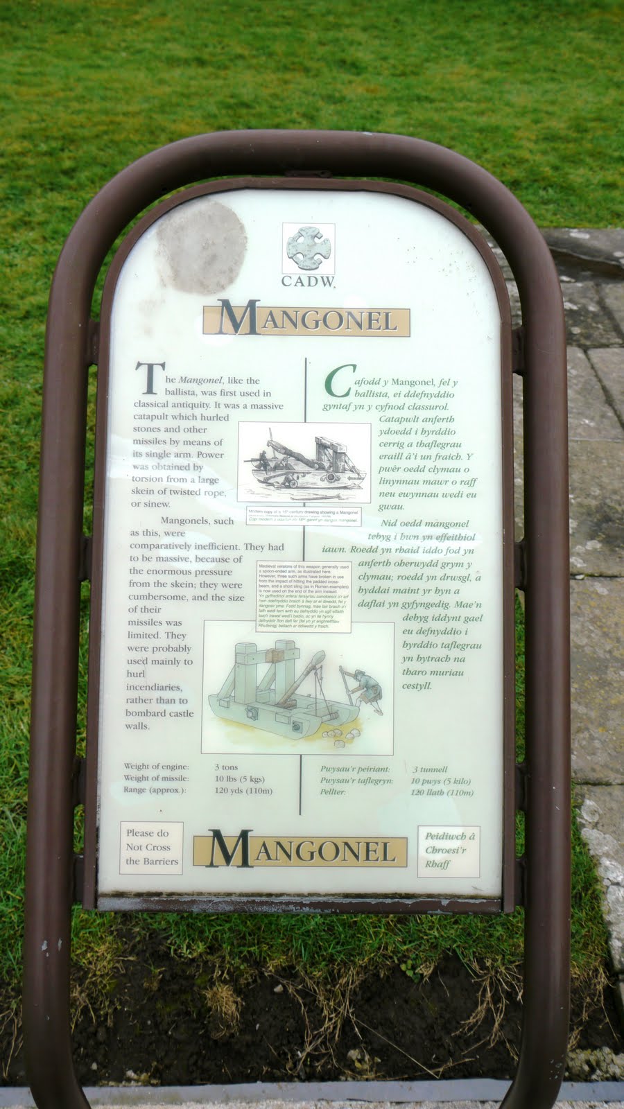 Mangonel Siege Engine - Britain All Over Travel Guide