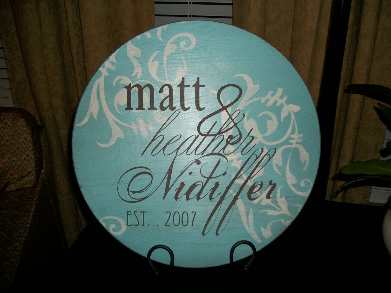 Virginia's Looking Glass: Hand Painted Round Wooden Signs....