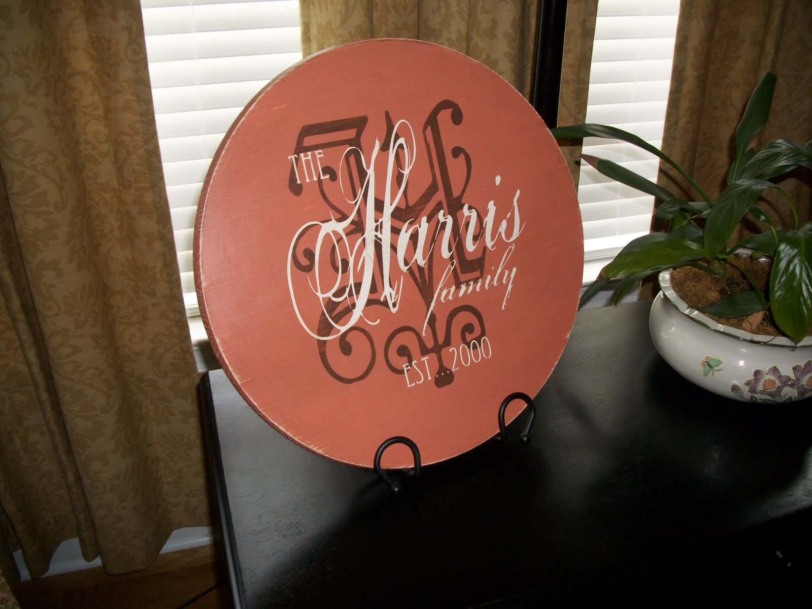 Virginia's Looking Glass: Hand Painted Round Wooden Signs....