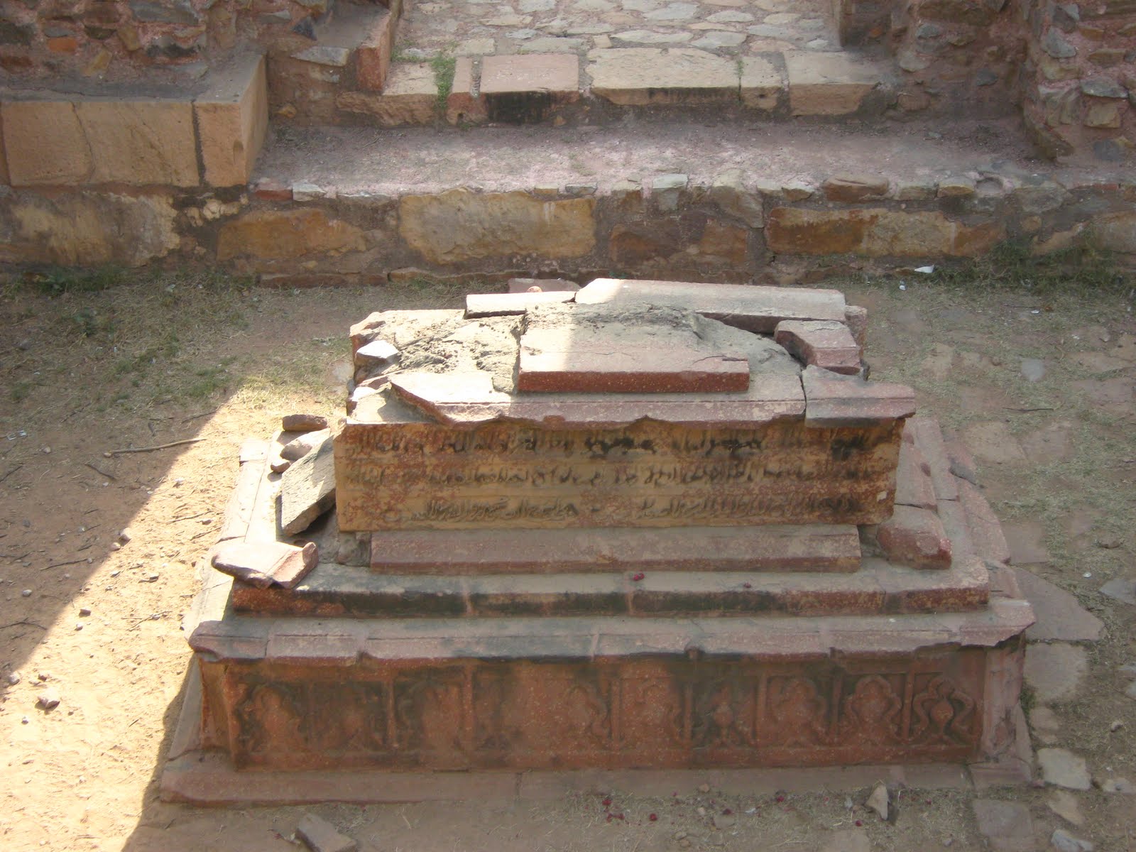 Chasing History: Balban's Tomb