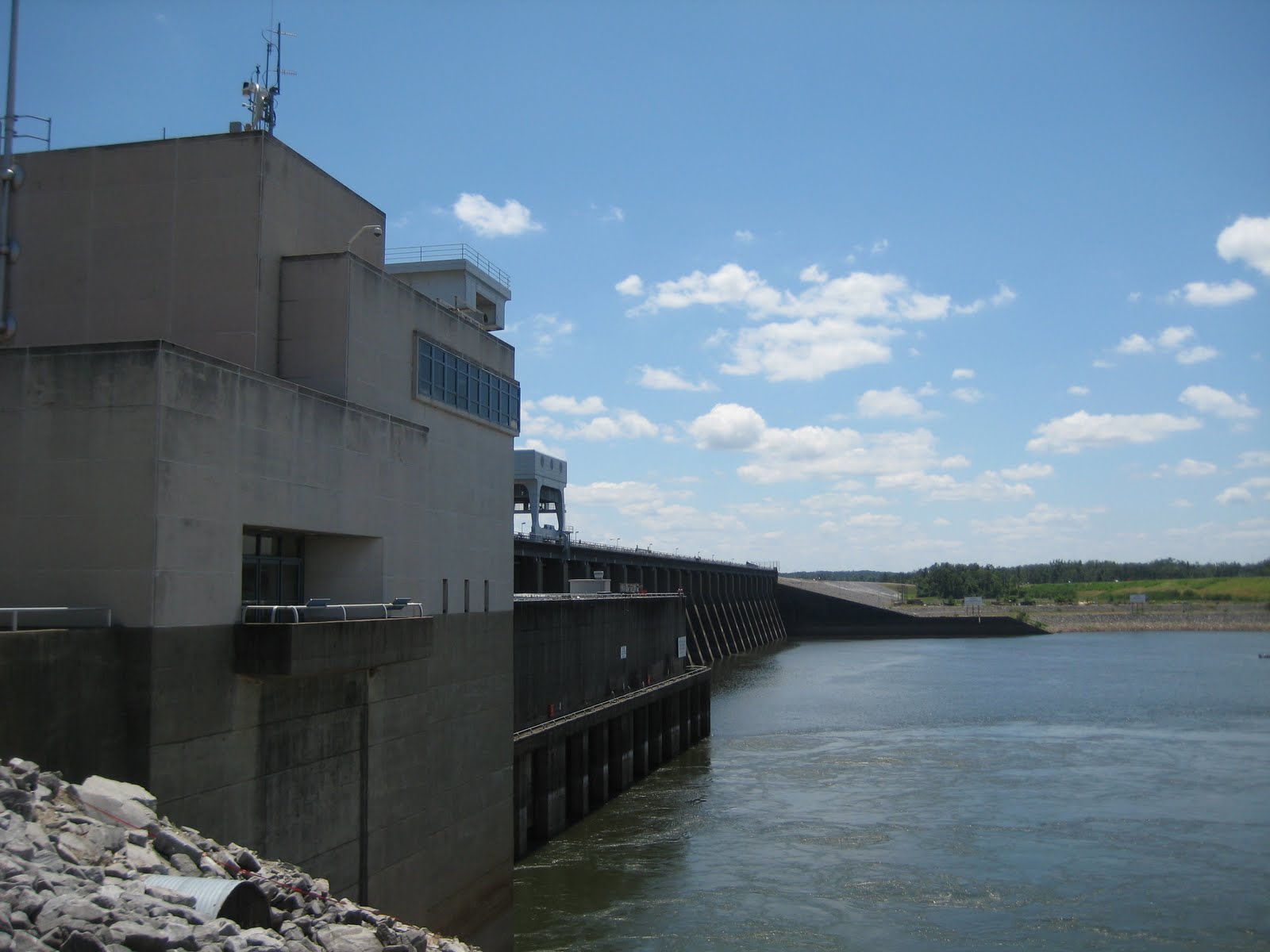 McGees Adventures: KENTUCKY DAM