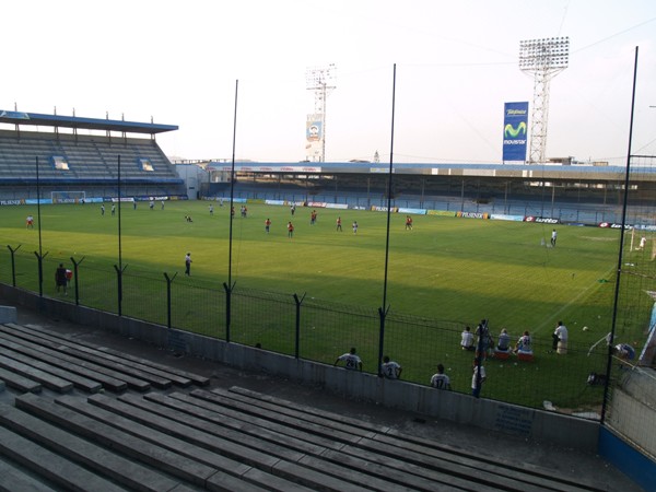 Los del Astillero: El Estadio George Capwell
