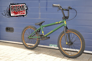 RADBMX Shop BLOG: 2010 FIT Bike Co Completes Sample Bike!
