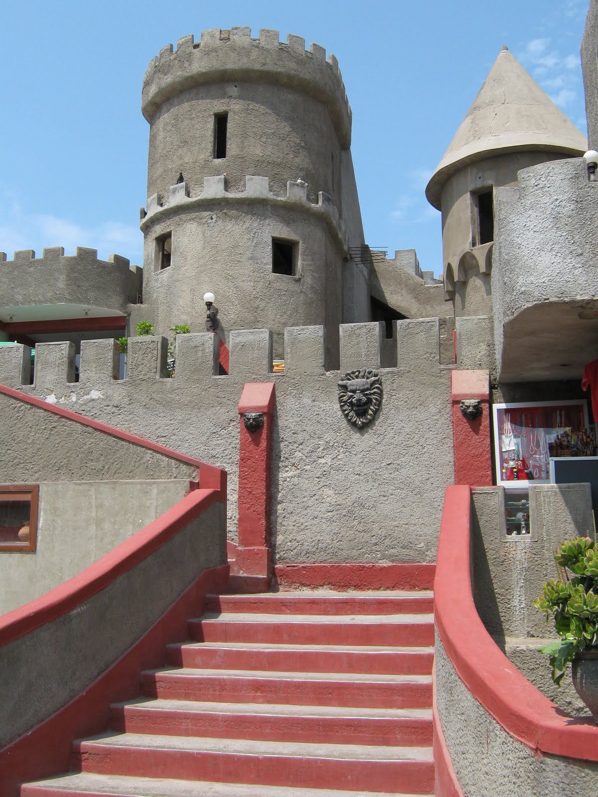 TURISMO EN EL PERÚ: EL CASTILLO DE CHANCAY
