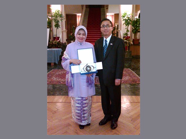 INFO NUSANTARA: Siti Musdah Mulia Muslimah yang Berani Bersuara