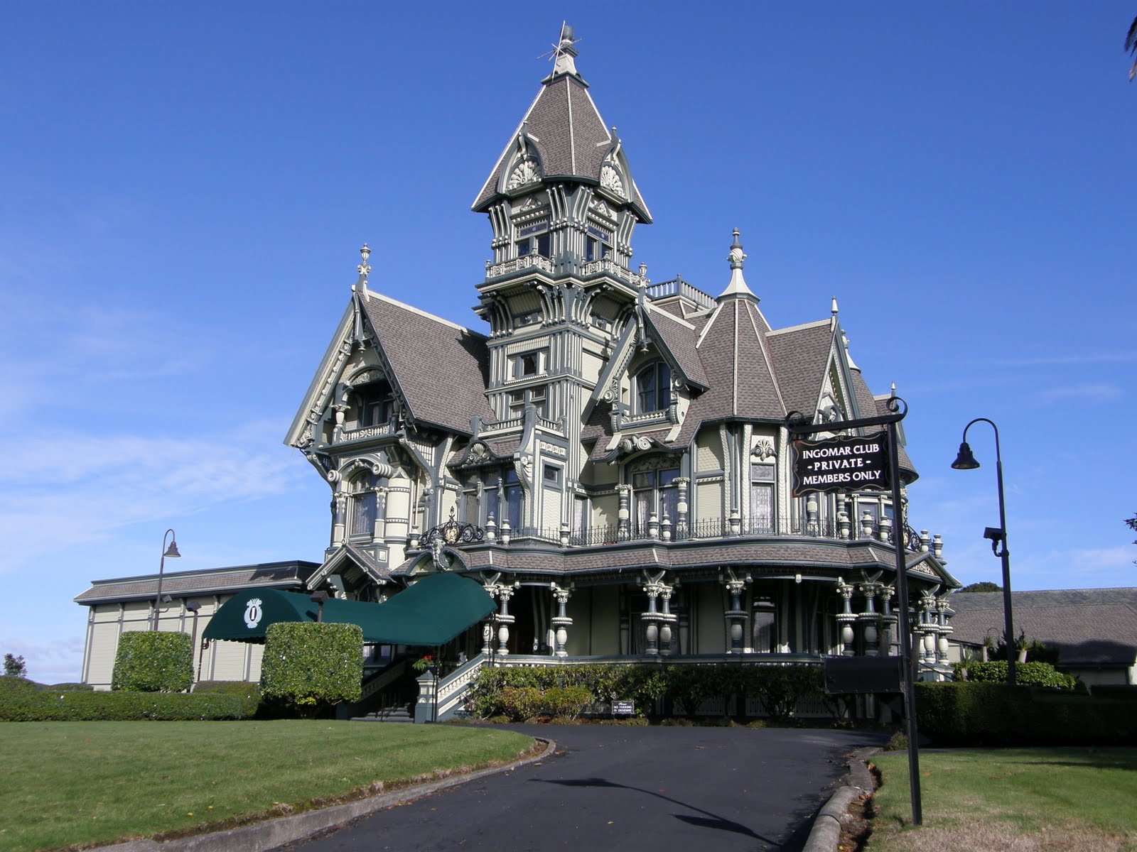 loose change, loose thoughts, simple minded: Carson Mansion