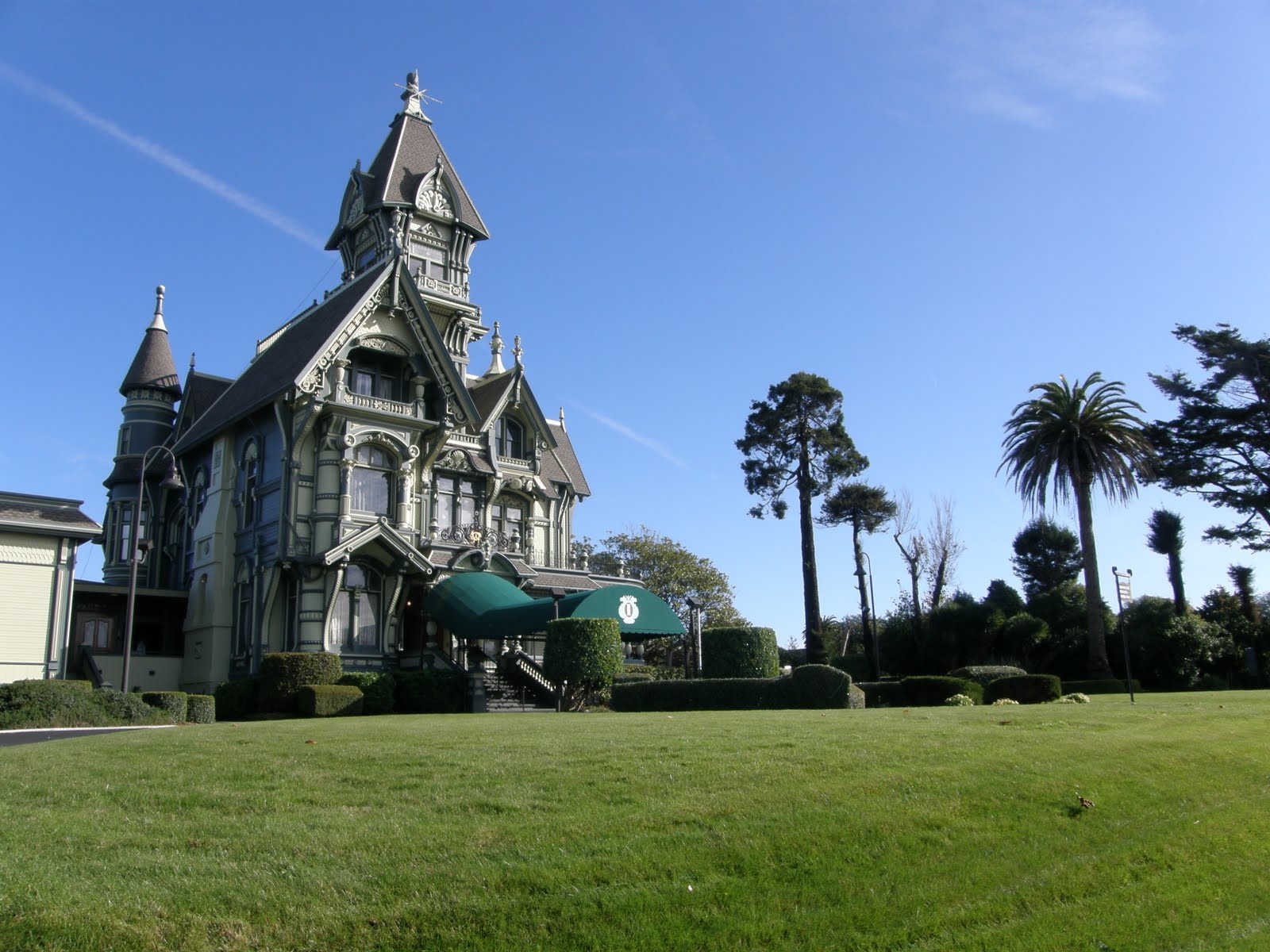 loose change, loose thoughts, simple minded: Carson Mansion