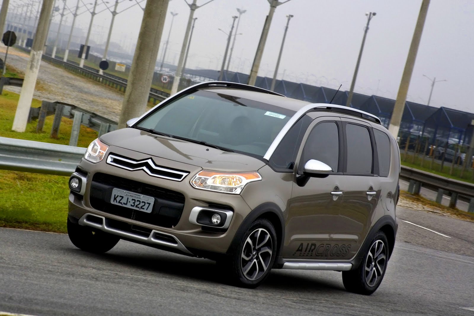 A Tração Total: Citroën C3 Aircross começa a ser produzido no Brasil