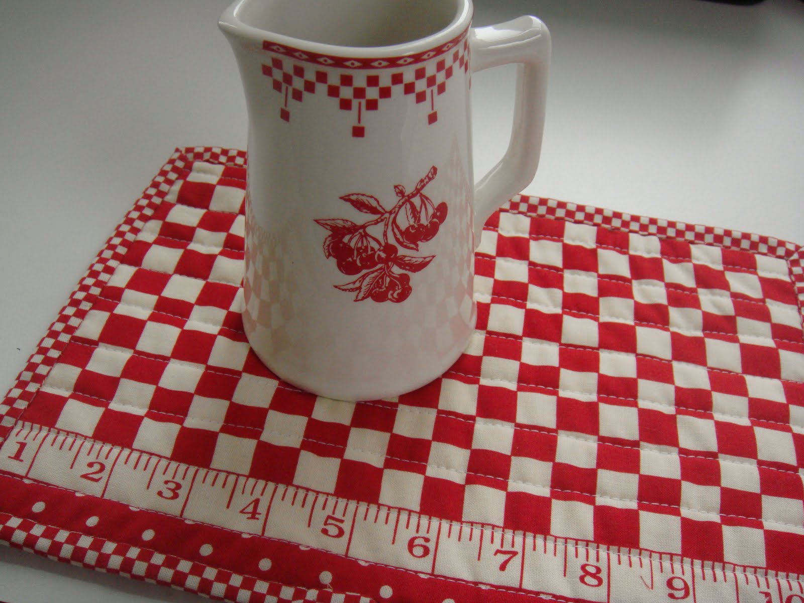 Patchwork n Play: Scrappy Mug Rug