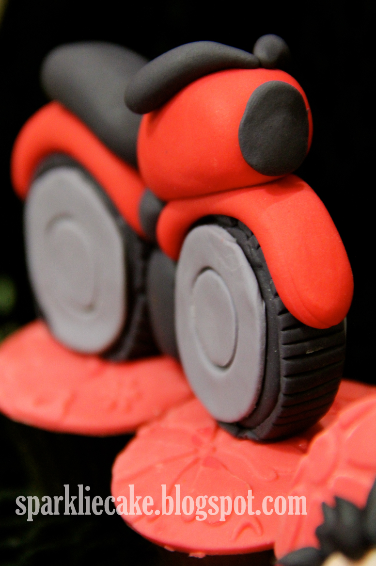 SPARKLIE CAKE: red motorcycle cupcakes for anniversary