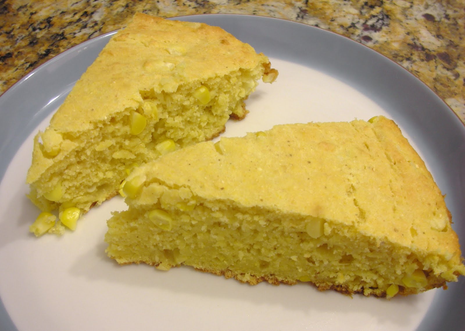 Everyday Vegan: Moist Skillet Corn Bread