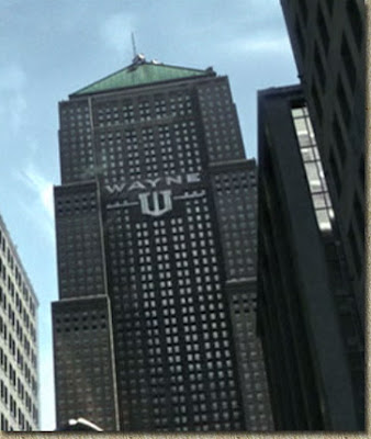EL CABALLERO OSCURO: Wayne Enterprises