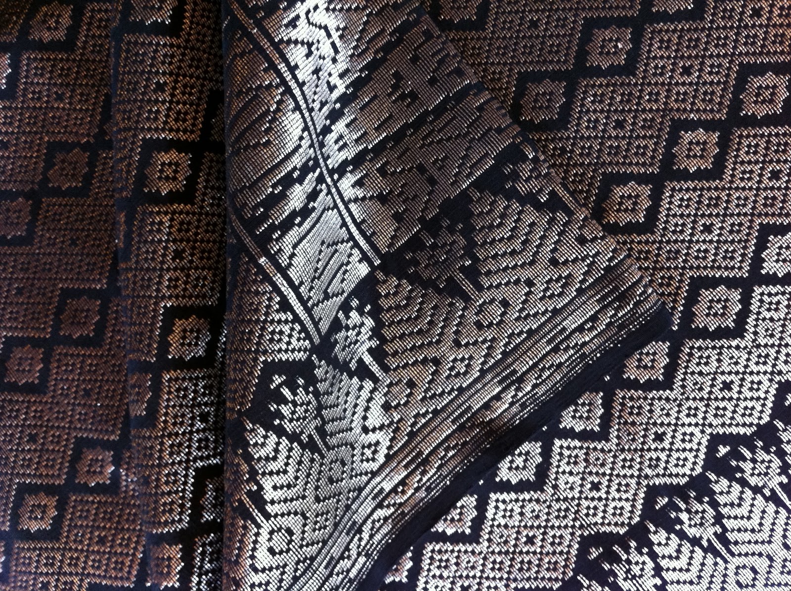 Authentique Terengganu: Classy Songket by Wan Manang Songket - Sampin ...