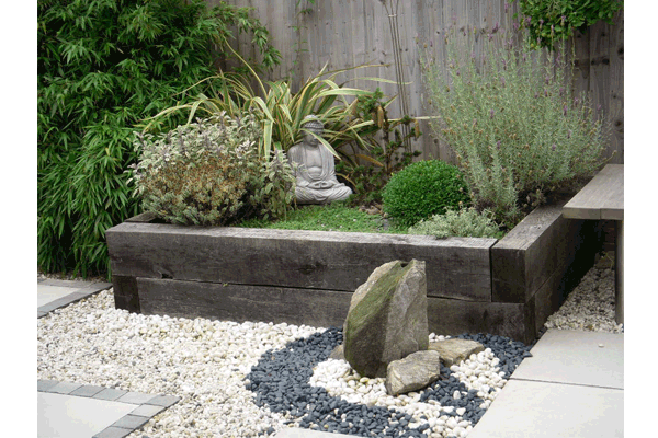 A PEACEFUL GARDEN - Chic at any age