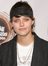 -Let me hear you depoliticize my rhyme-: julio 2010