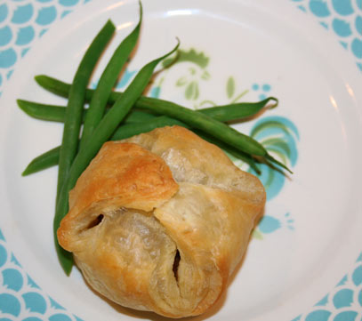 the child's plate: MINI MEAT PIES
