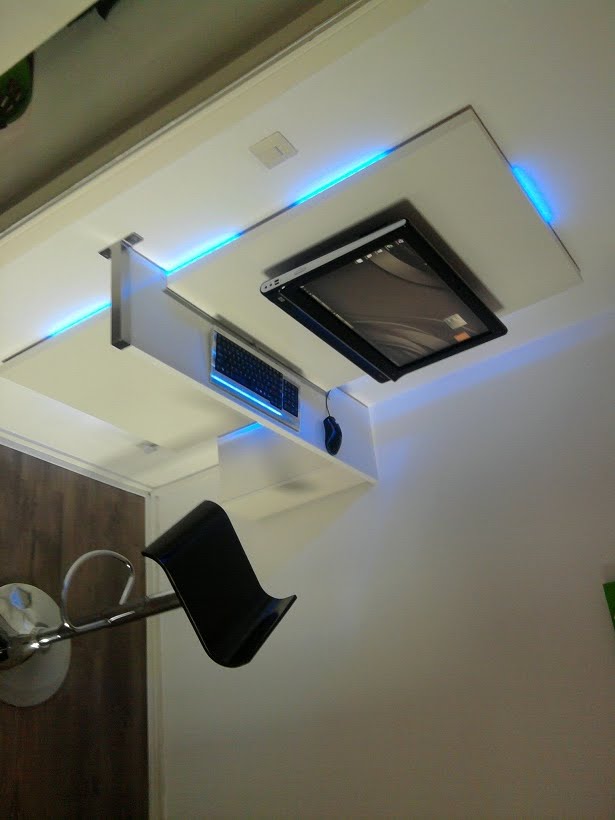 ikea hacker: Wall mount computer workstation, pc desk | Stefano Bortolamasi