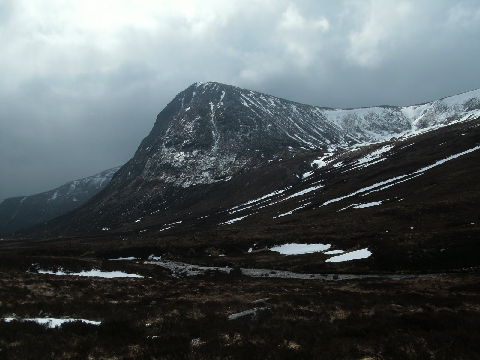 Cottages Scotland: The Devils Point Cairngorms National Park