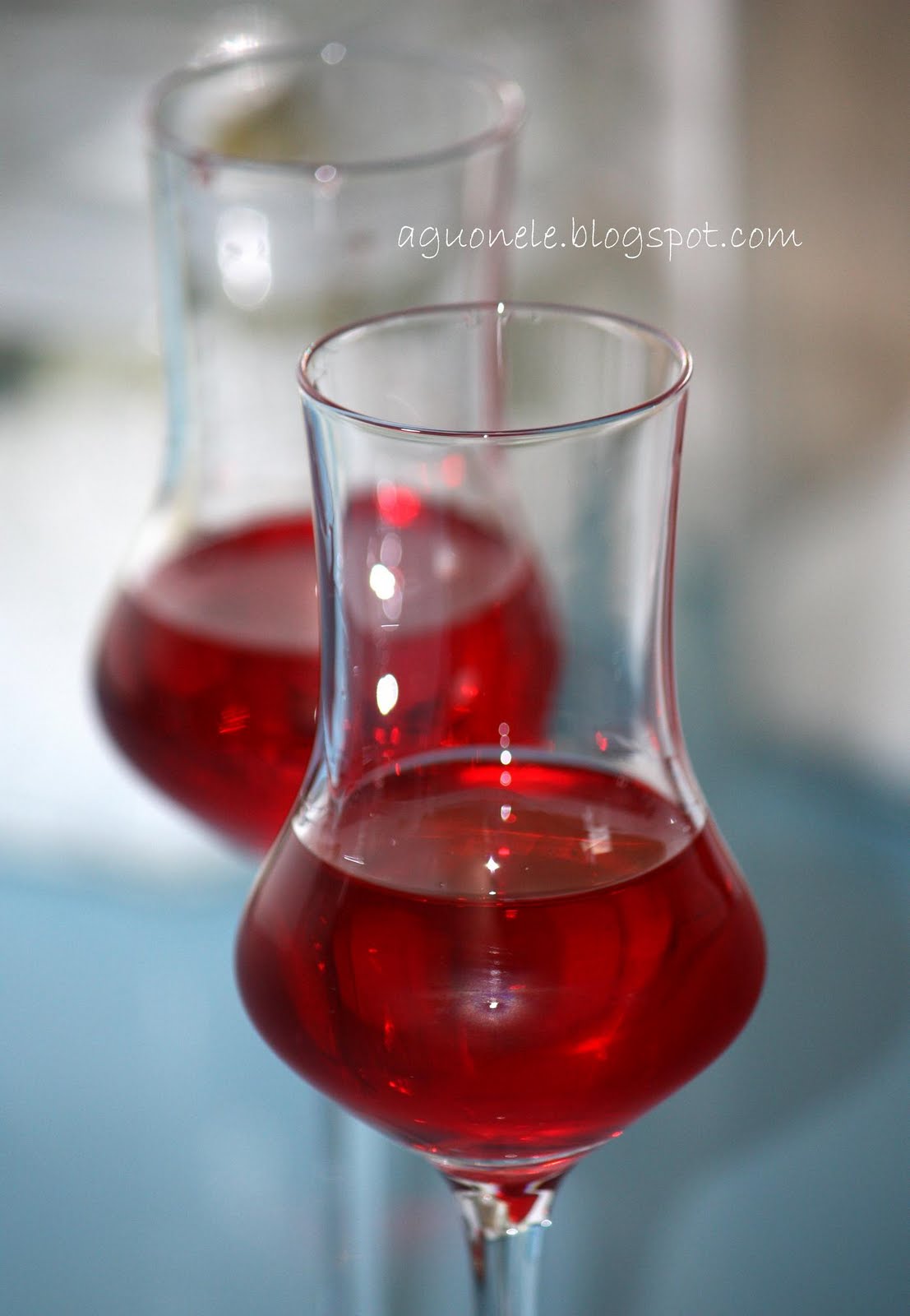 aguonėlė: Degustuojam avieciu likeri :)