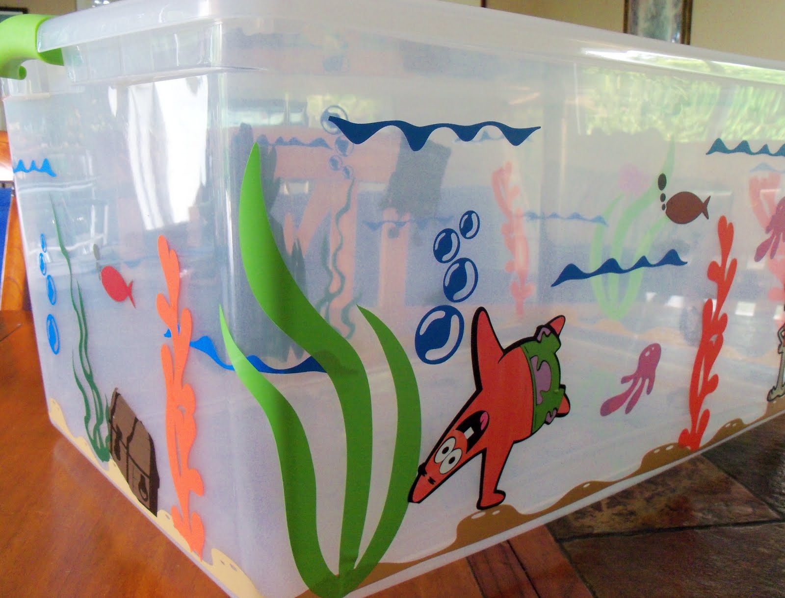 crafty dreams (so~nando manualidades): Sponge Bob Clear Plastic Toy Box ...