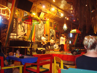 Winning in a dance contest in Kuta Bali | Magu Bee at World's End