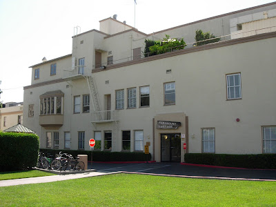 Dear Old Hollywood: Lucille Ball's Dressing Room - Behind the Scenes Look