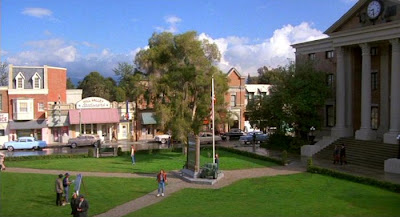 Dear Old Hollywood: Universal Studios Courthouse Square is Back!