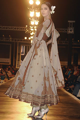 Fashion Magazine Models: Mehdi Collection at Bridal Couture Week Pakistan