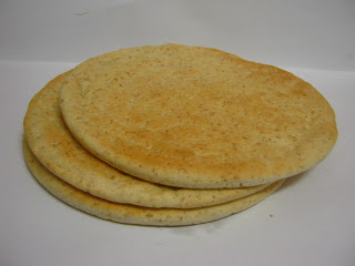 BAKER'S TALES BAKERY: Roti Pizza kosong!!