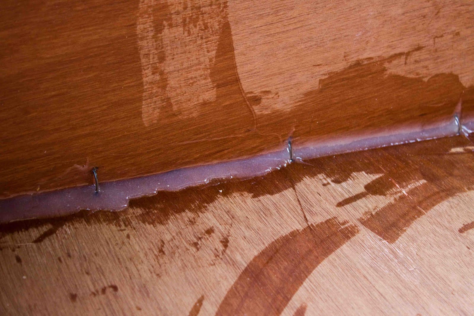 Get On the Good Foot: Epoxy Fillets and Taping Seams.