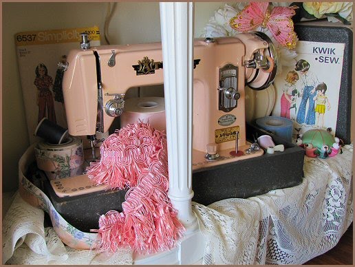 Stacy's Shabby Shoppe: Sweet Vintage Pink Sewing Machine