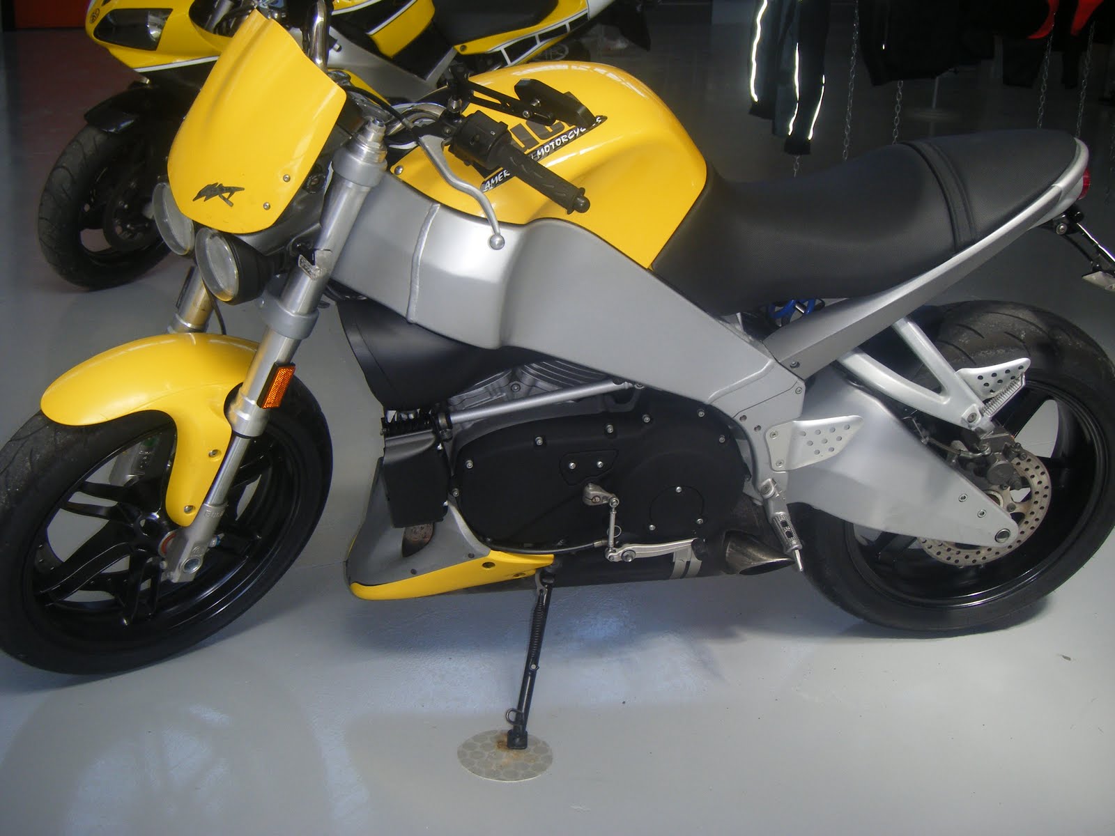 FONZYMOTO: BUELL XB9 S