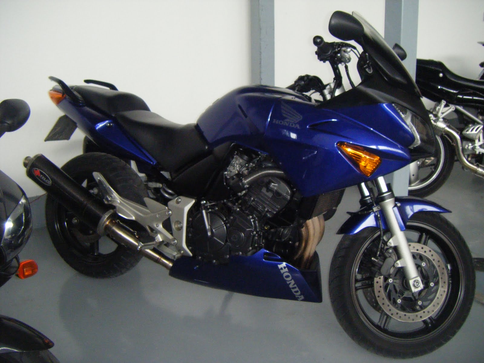 FONZYMOTO: HONDA CBF 600