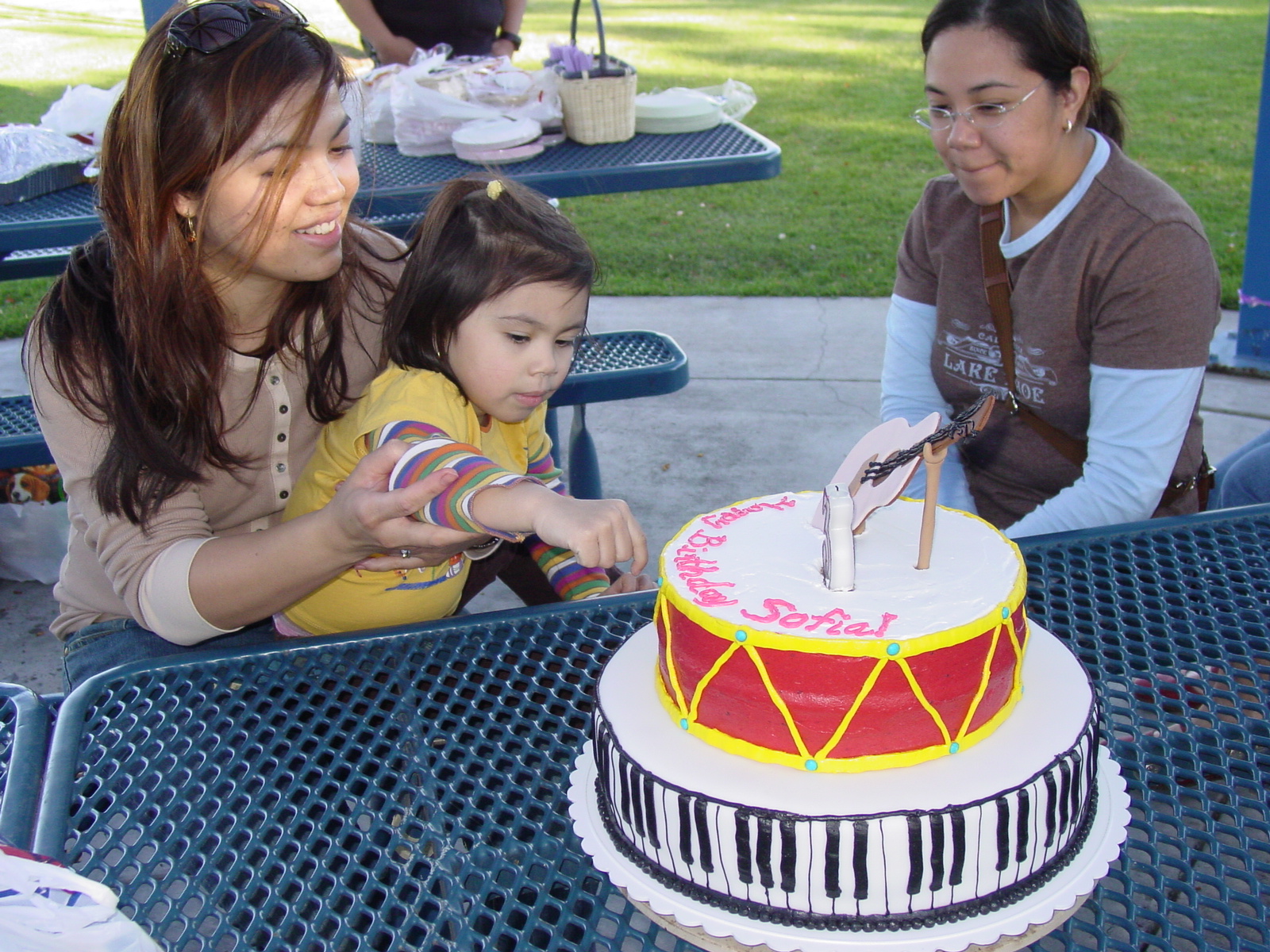 Slice o’ Heaven: Musical Instruments Cake