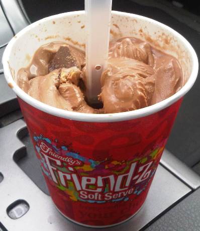On Second Scoop: Ice Cream Reviews: Friendly's Kit Kat Friend-Z