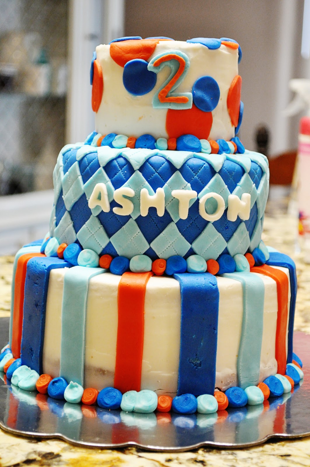 DoodlePie Cakes: Argyle