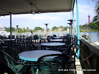 Jane's Bits: Jetty's, Jupiter Florida: a restaurant's minimalist approach