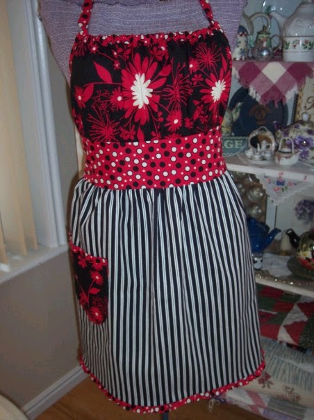 Cameo Kids Boutique: Darling Handmade Holiday Aprons - Mimi's Needle ...