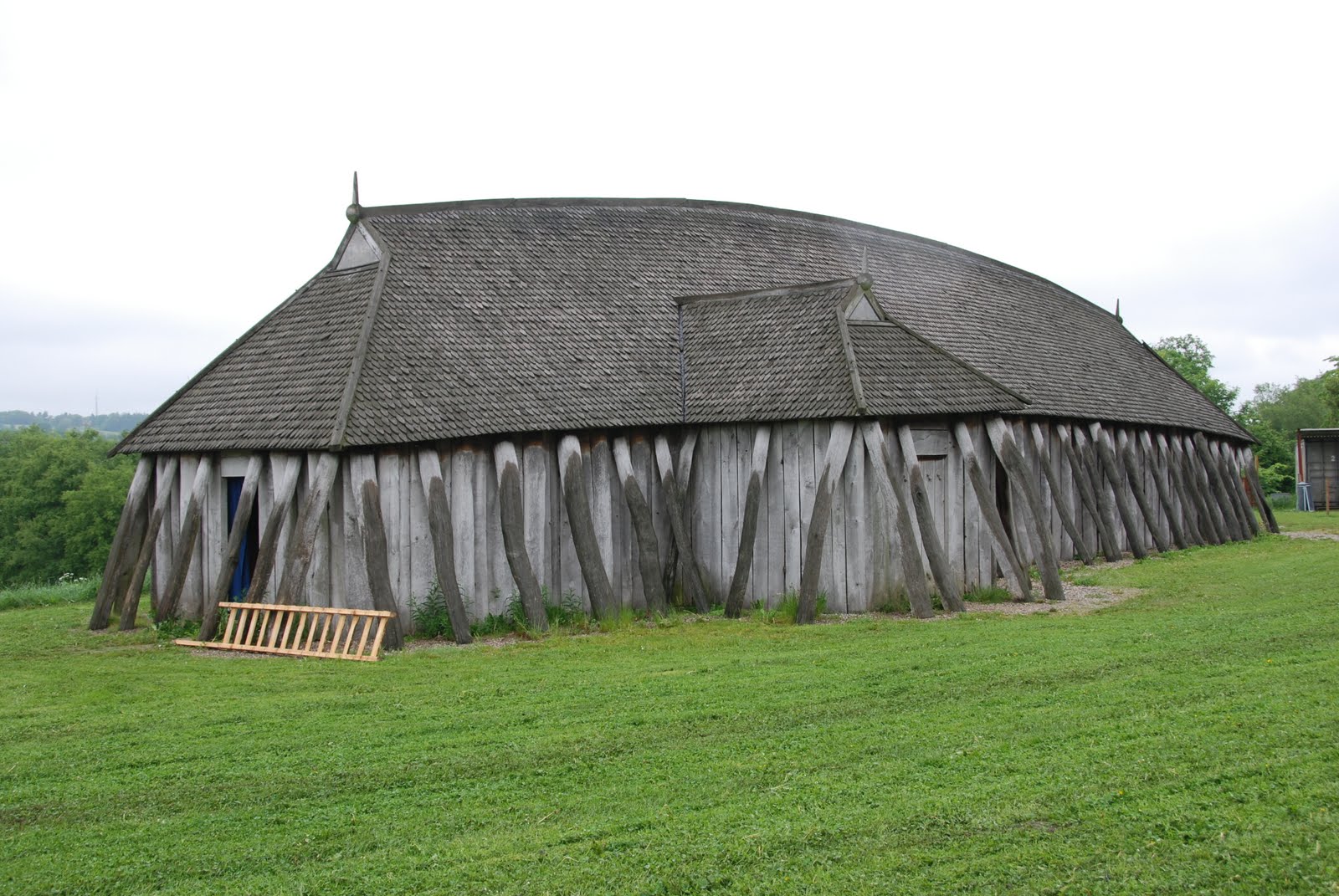 The Travelling Howes: Blog 7 – Vikings, Lakes and more rain......