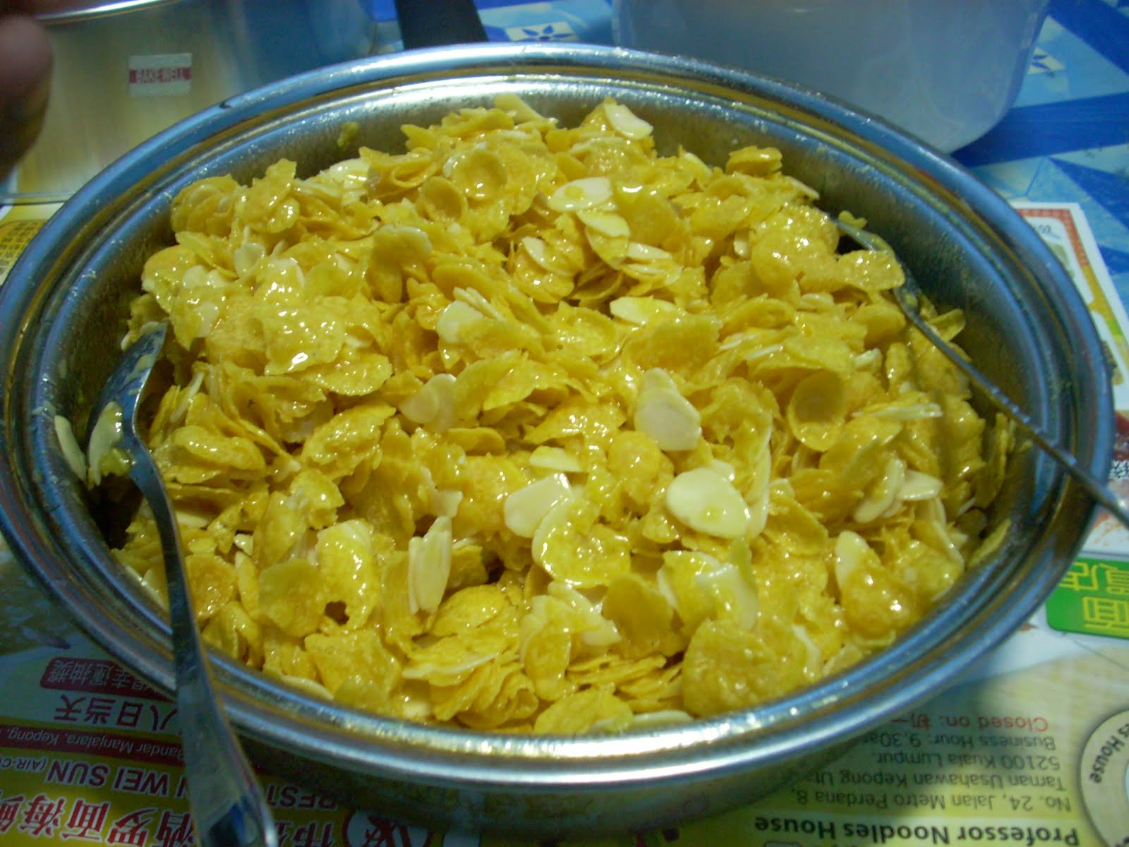 YULIEZ: Kuih Raya 2010 # 3: Cornflakes madu + Kuih Raya 2010 #4 ...