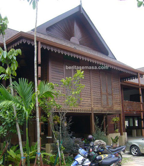 TINTA HIJAU DARI KAKI BUKIT: Gambar : Rumah Pak Lah Yang Dikatakan ...