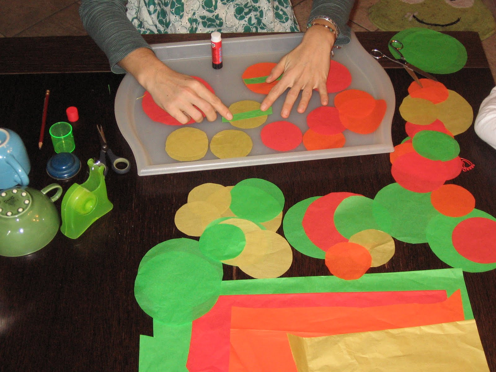 CARTABIANCA-LABORATORI CREATIVI: L' ALBERO di Carta...colorata!