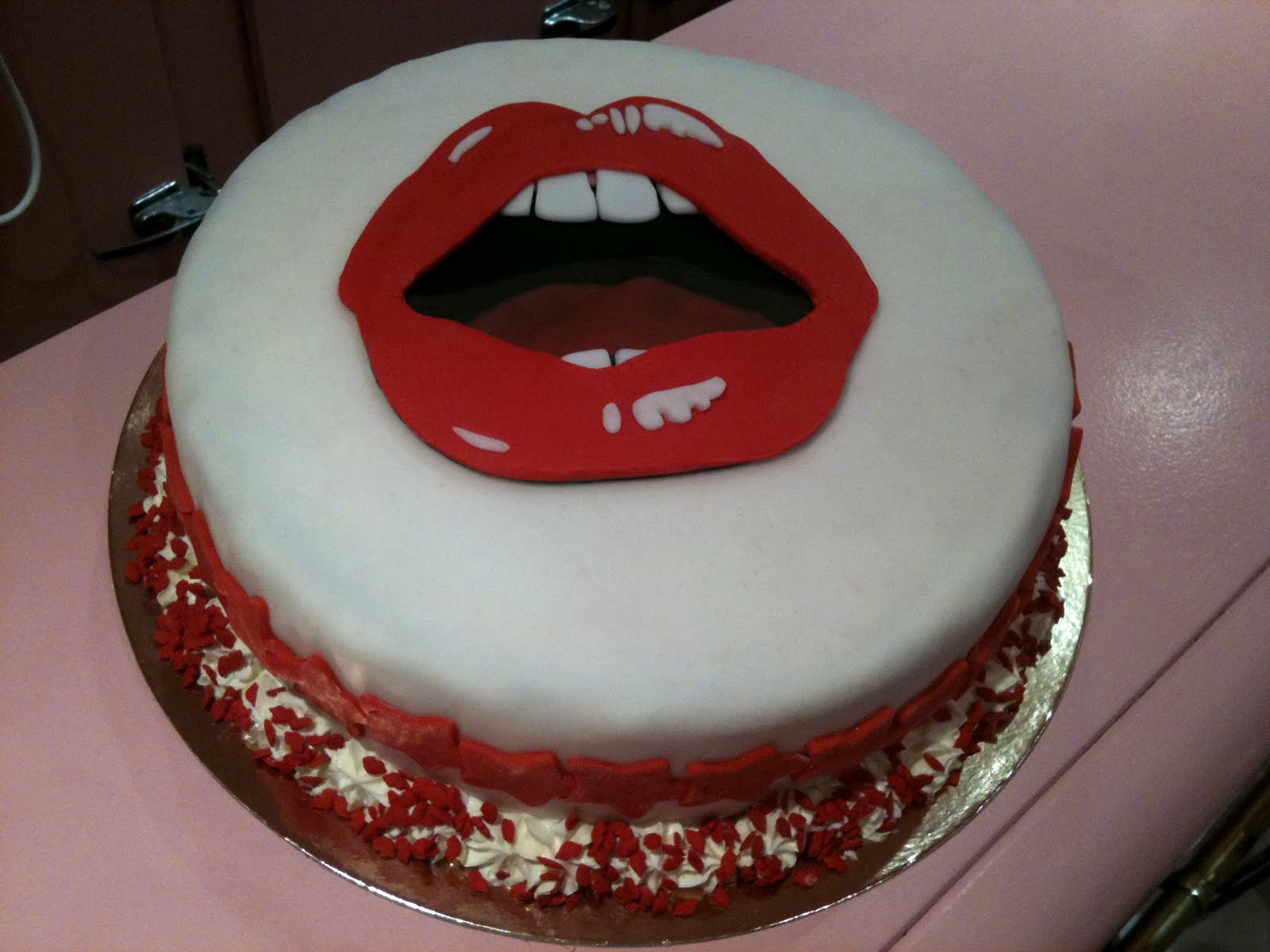 Chloe.S: encore des commandes de gâteaux à thème