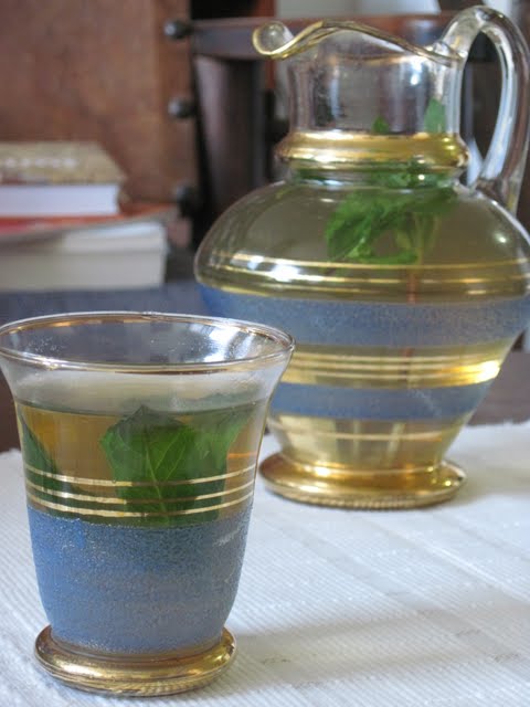 Como preparar té, agua aromática y bebidas calientes | Boca de Fresa