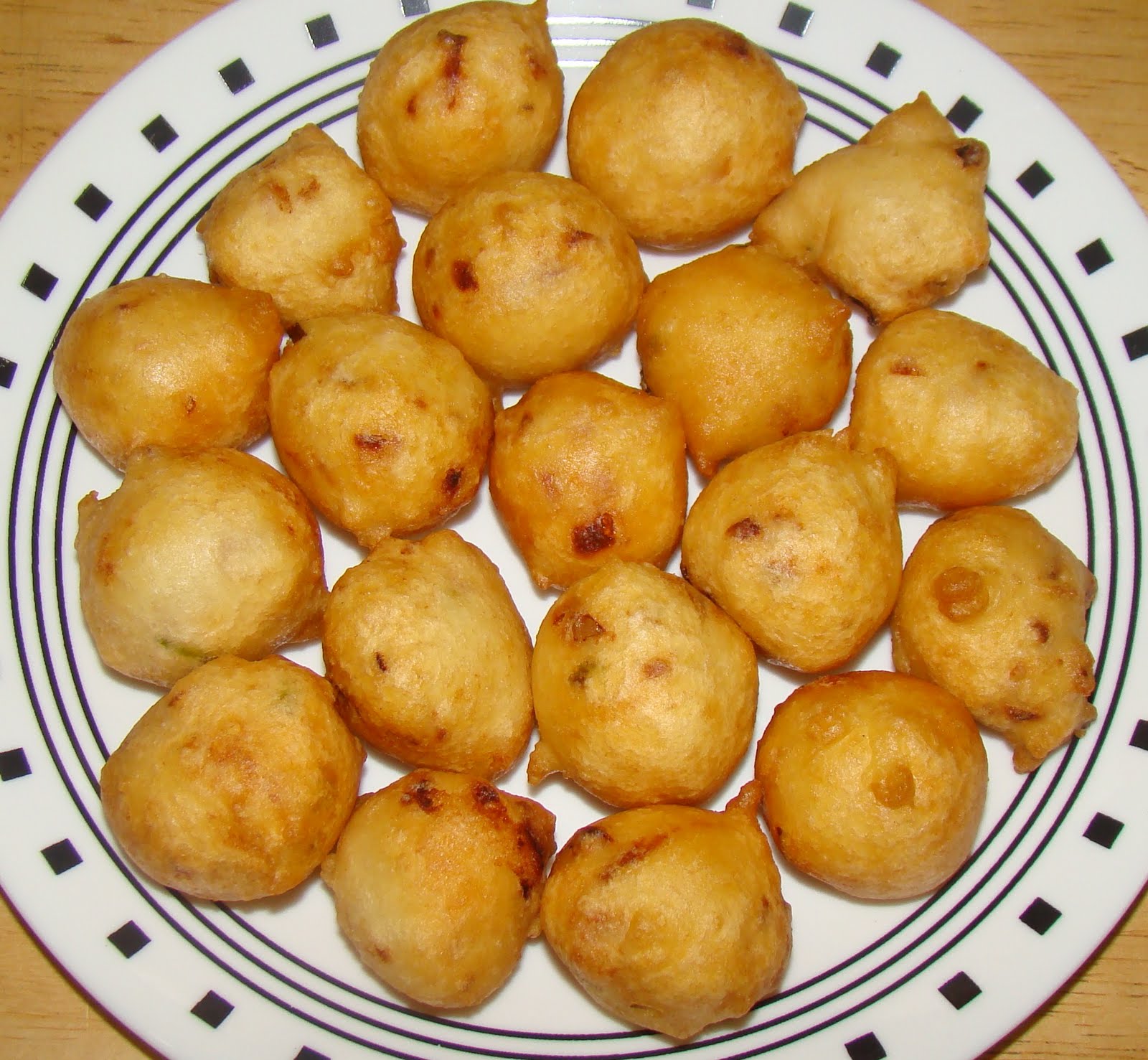 Vasavi's Recipes: Punukulu (Idli Batter Dumplings)
