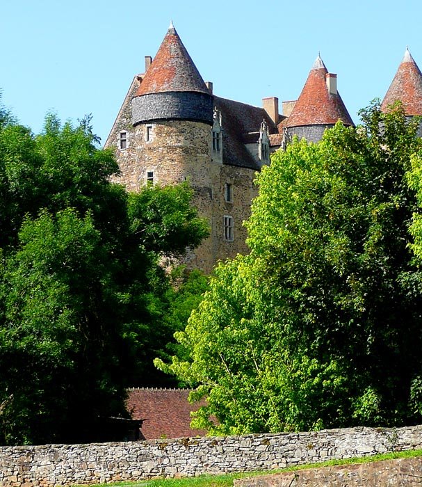 Living the life in Saint-Aignan: Le château de Culan
